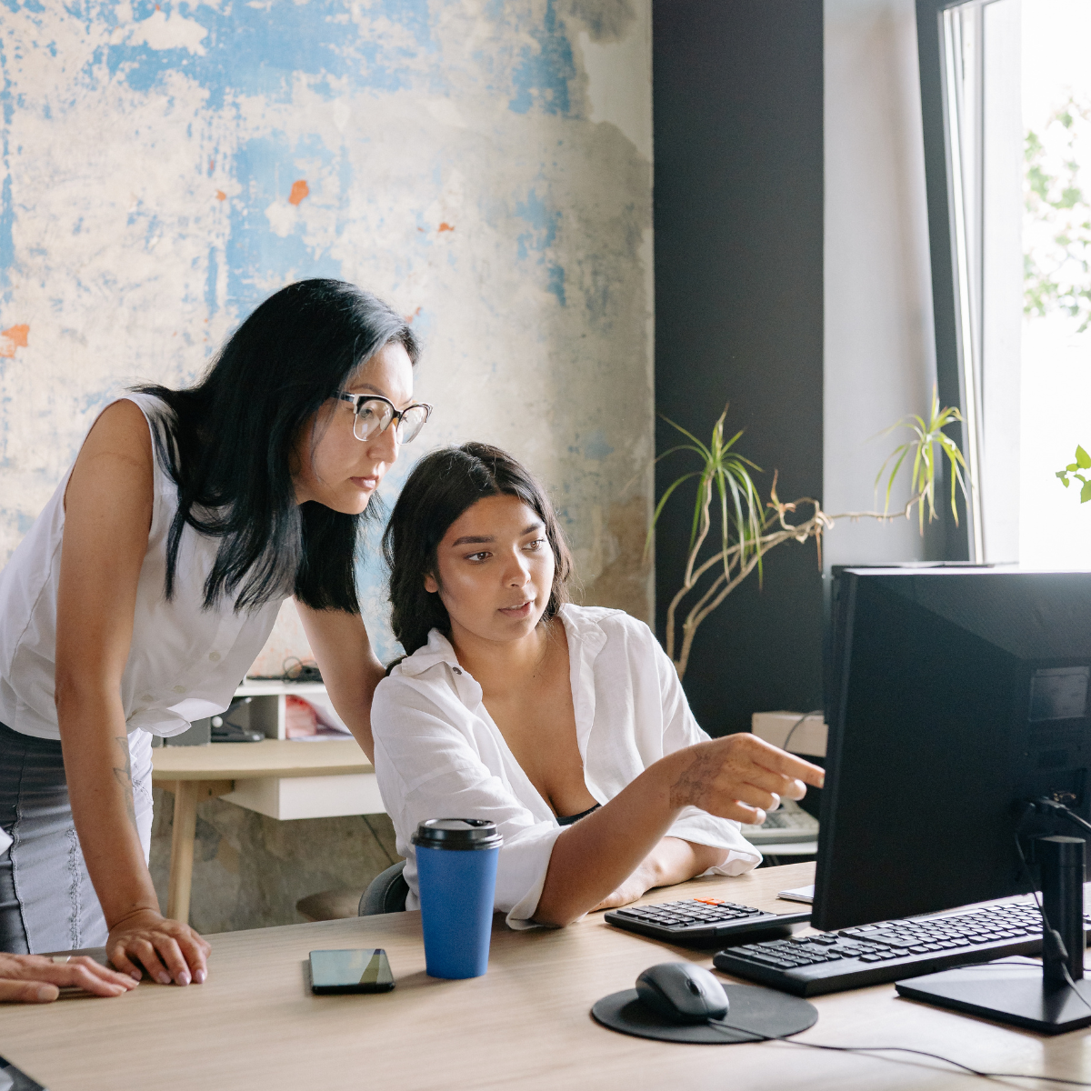 How to Earn Trust at Work: 10 Professional Habits That Build ...